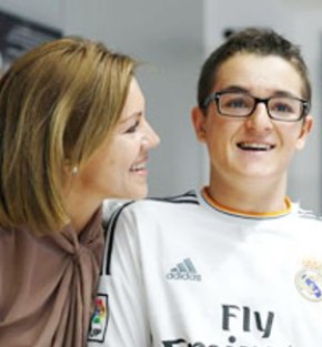 Cospedal se emocionó cuando se encontró con el niño Manuel | Guada News